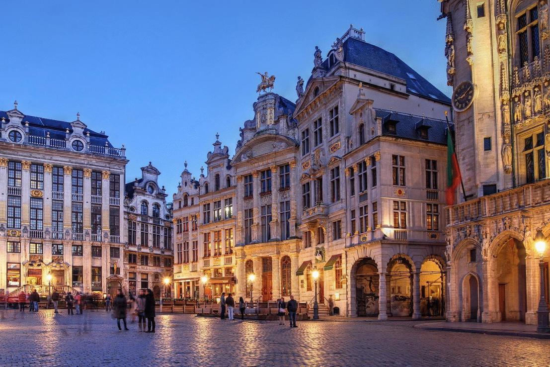 BELGICKO: Spiatočné letenky z Bratislavy do Bruselu (letisko Charleroi ...